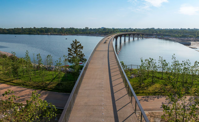 Williams Crossing Pedestrian Bridge | Iconic Detailing by Esskay